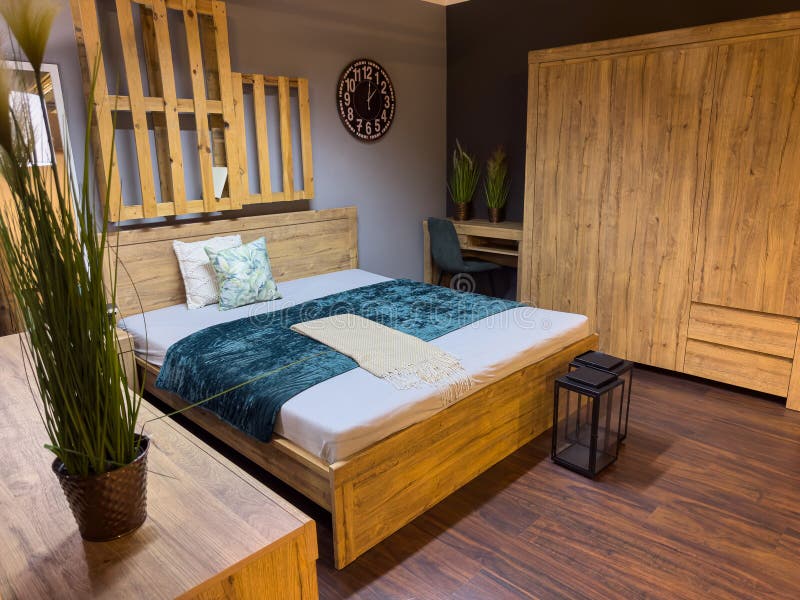 Large Comfortable King Size Bed in Stylish Bedroom, Home Interior Stock ...