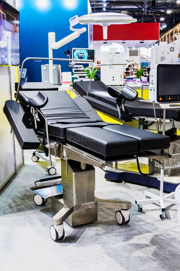 Obstetric Mechanical Hydraulic Operating Table Stock Photos - Free ...