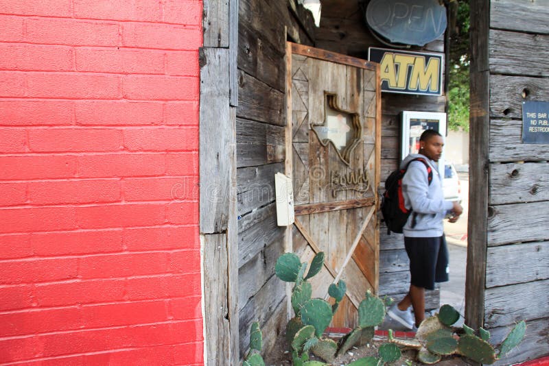 Houston, Texas Street Scene Editorial Photo - Image of street, building ...
