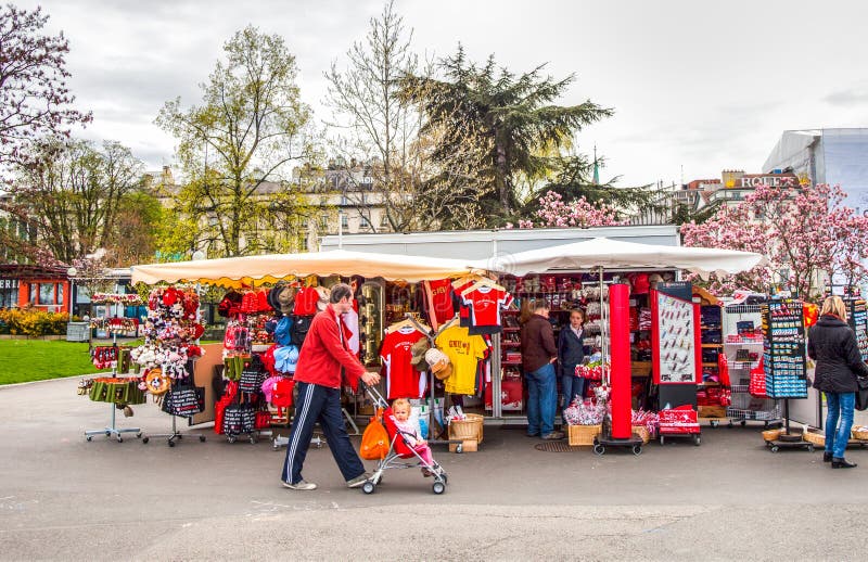 Geneva Lake Front - Souvenir Stall Editorial Photo - Image of tourist ...