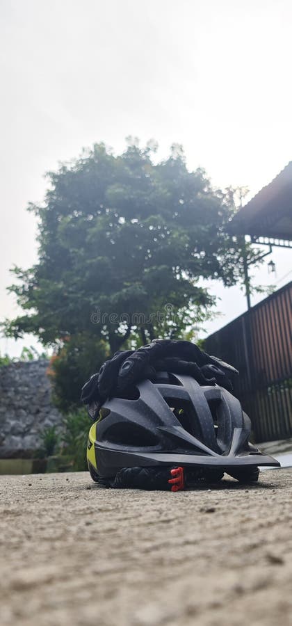 Genio Helm Bike Stock Photos - Free & Royalty-Free Stock Photos from ...