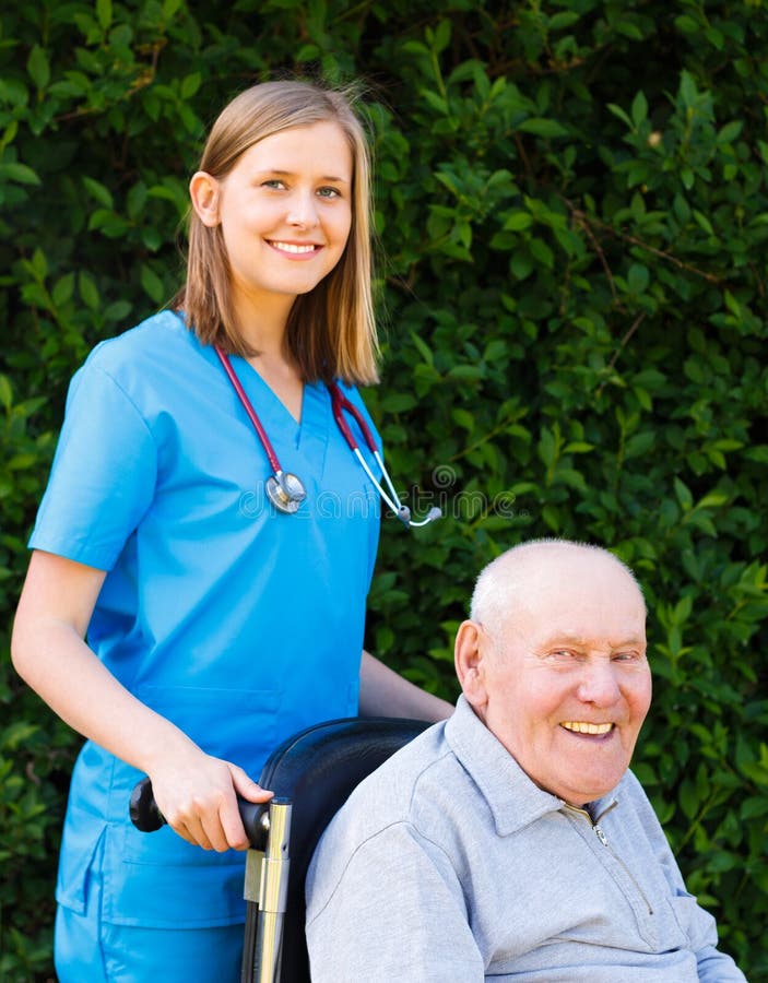 Gente contenta foto de archivo. Imagen de empujar, exterior - 43160796