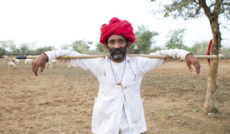 Gente de Rebari fotografía editorial. Imagen de mayor - 36220097