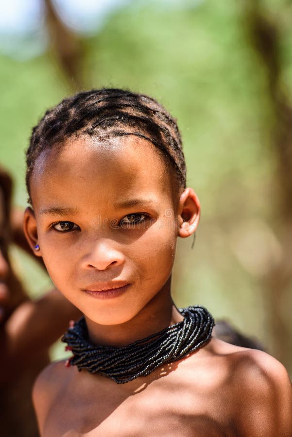 Gente Del Bosquimano En Namibia Fotografía editorial - Imagen de ...