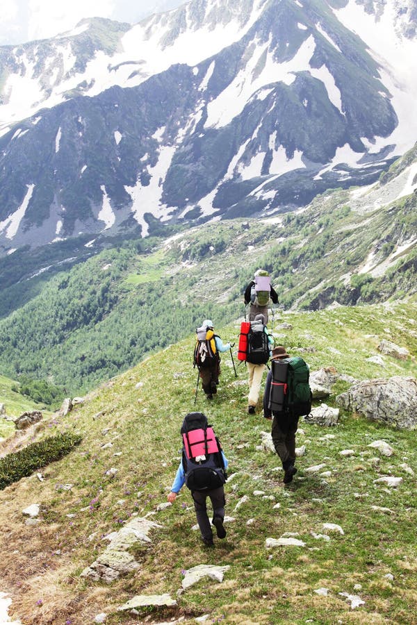 Gente en alza foto de archivo. Imagen de emigre, exterior - 10352026