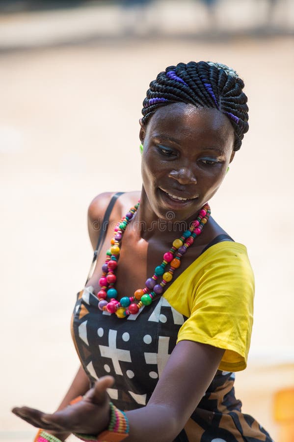 Gente en ANGOLA, LUANDA fotografía editorial. Imagen de africano - 52166627