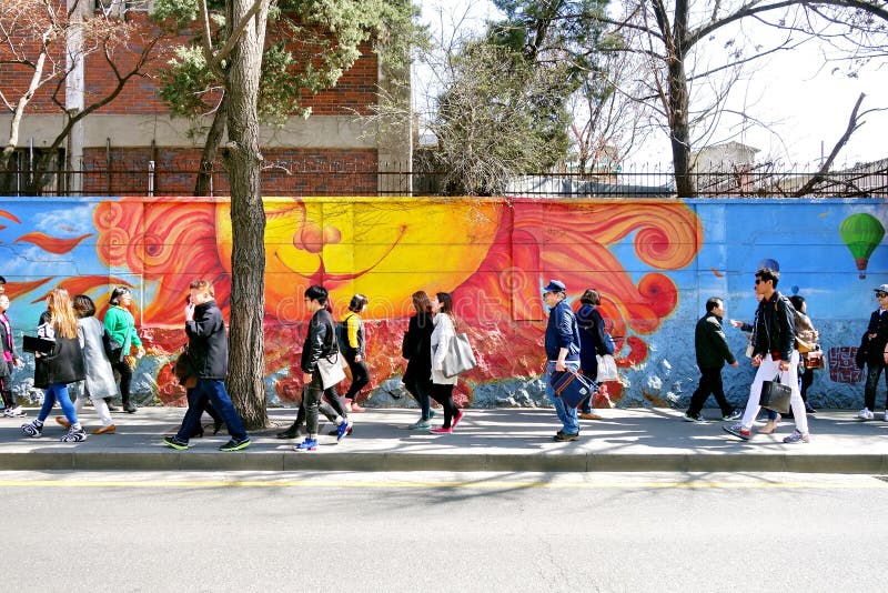 Gente En La Calle En Seul, Corea Del Sur Imagen de archivo editorial ...