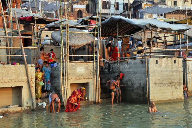 Gente India En Varanasi Santa Foto de archivo editorial - Imagen de ...