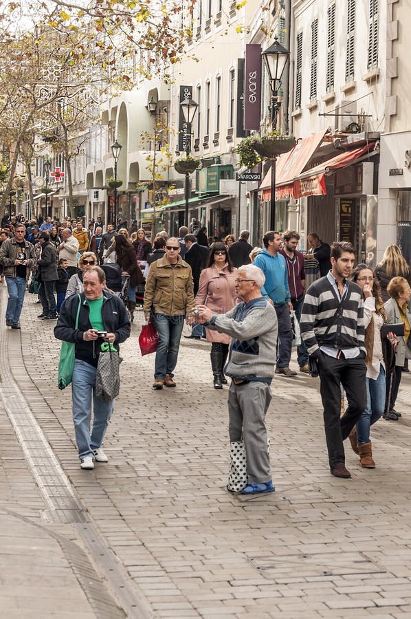 Gente En La Calle De Oxford, Londres Foto editorial - Imagen de espera ...