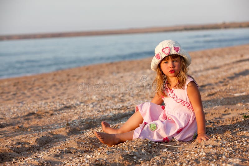 Gentille fille image stock. Image du saison, nature, gens - 11578997