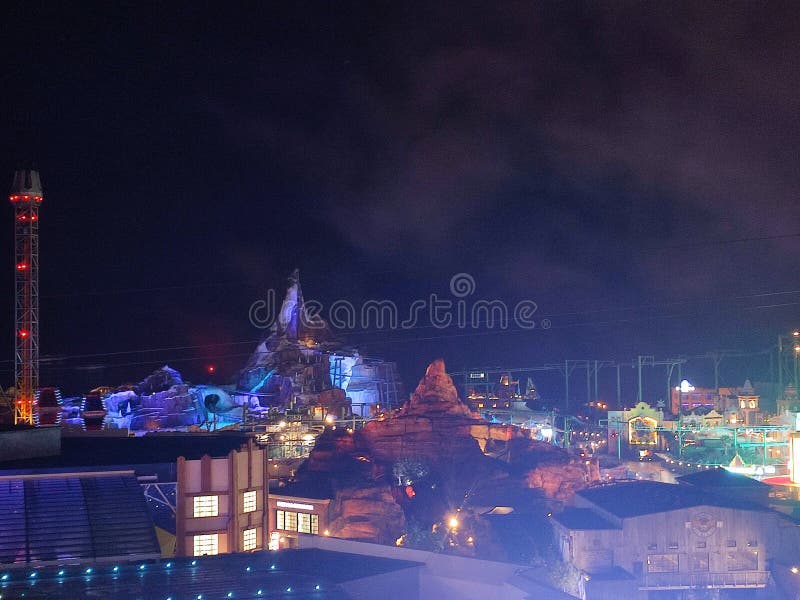 Genting Highlands Night View Stock Photo - Image of vehicle, darkness ...