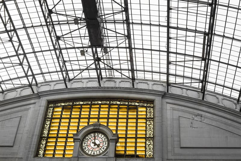 Glass Architecture. Modern Office Building Facade On A Sunny Day Stock ...