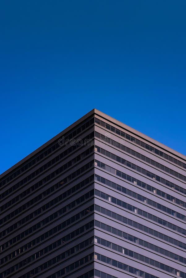 Geometric Colored Building Facade Elements with Planes, Lines and ...