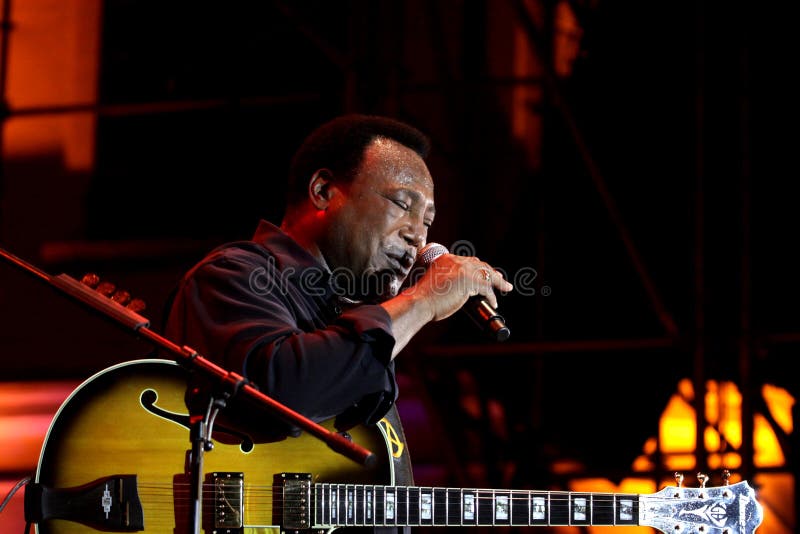 George Benson Concert in Hungary Editorial Photo - Image of jazz ...