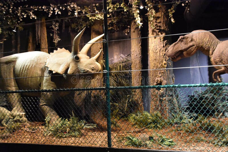 George S Den Eccles Dinosaurien Parkerar I Ogden, Utah Redaktionell ...