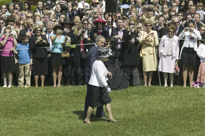 George W. Bush and Queen Elizabeth Editorial Stock Image - Image of ...