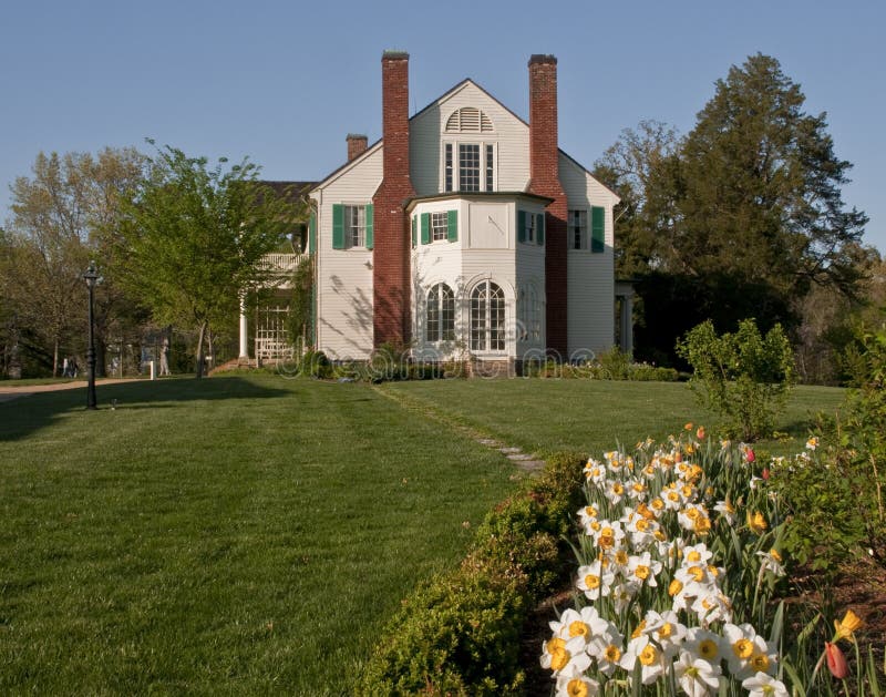 Georgian Mansion side view stock image. Image of expensive - 30816749