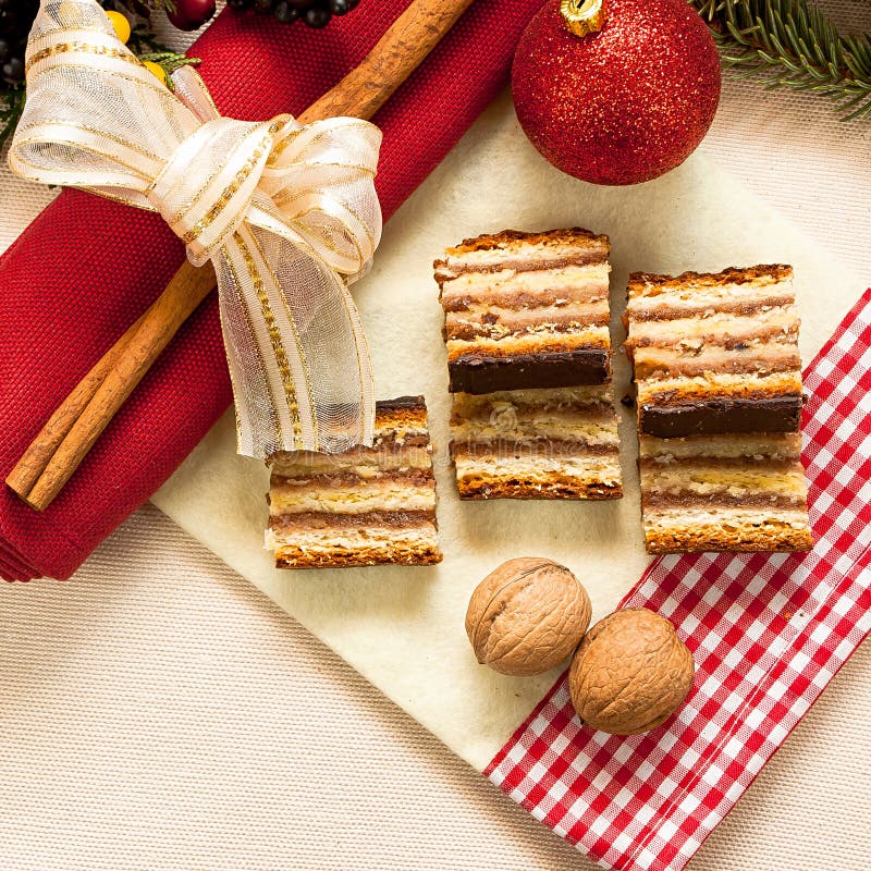 Gerbeaud Traditionele Hongaarse Cake 3 Stock Foto - Image of noten ...