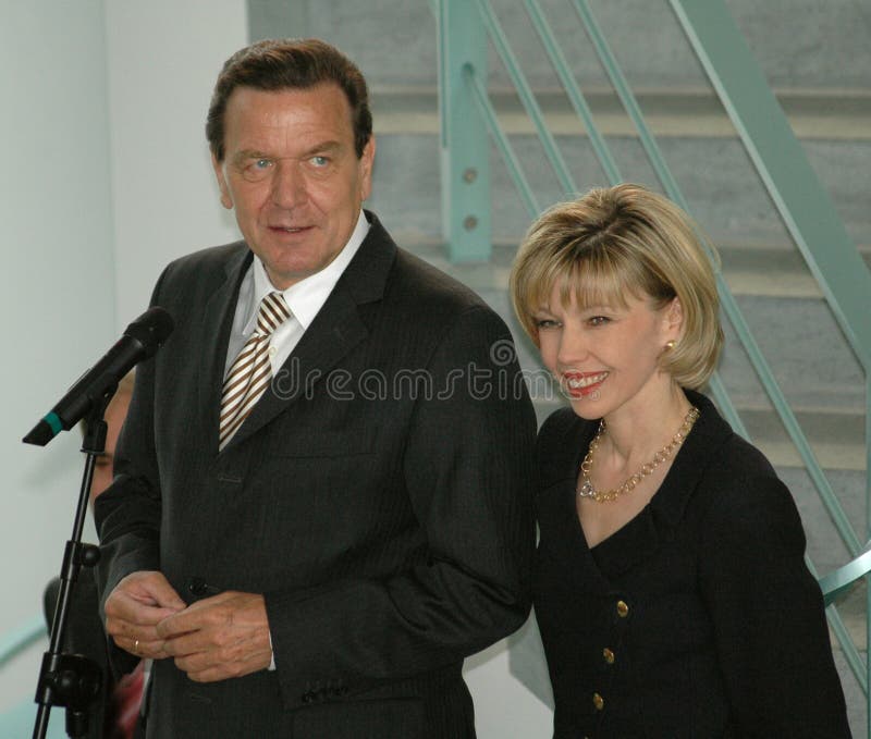 Gerhard Schroeder Con Su Esposa, Doris Schroeder-Koepf Imagen de ...