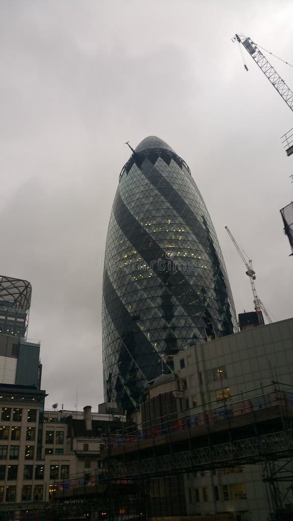 Gerkin foto editorial. Imagen de cielo, londres, megabus - 115755606