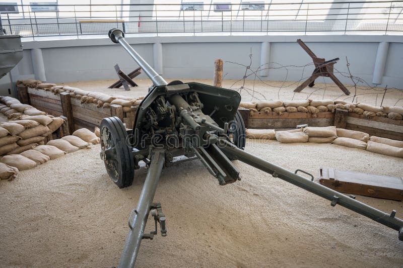 German 7.5 Cm PAK 40 Type Panzerabwehrkanone 40 Cannon Stock Photo ...