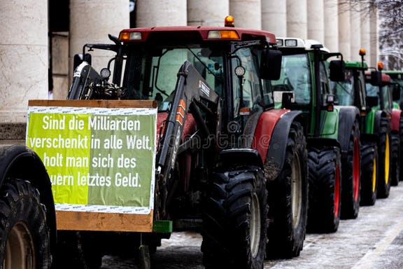 The German Farmers Protesting Editorial Image - Image of munich, signs ...