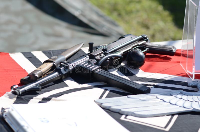German Submachine Gun. MP40 Stock Image - Image of submachine, history ...