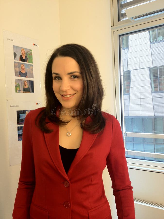 Moderatorin Julia Bauer editorial stock image. Image of event - 57546989