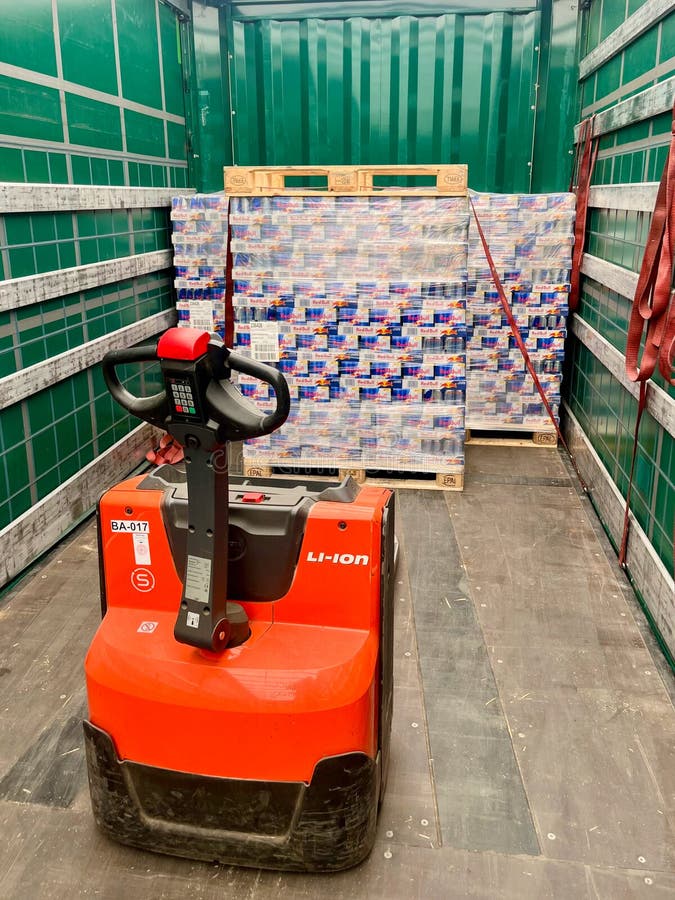 Bull Pallets Stock Photos - Free & Royalty-Free Stock Photos from ...