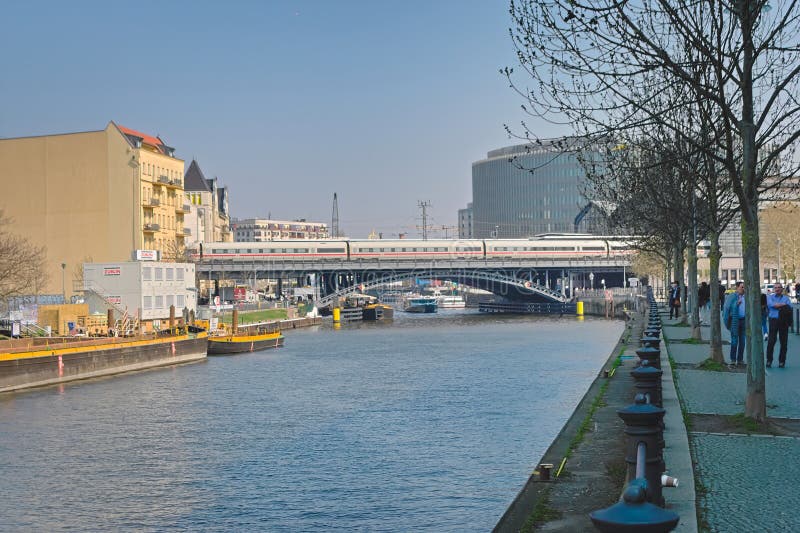 Germany, Spree River in Berlin, Bridge and Train on the Bridge ...