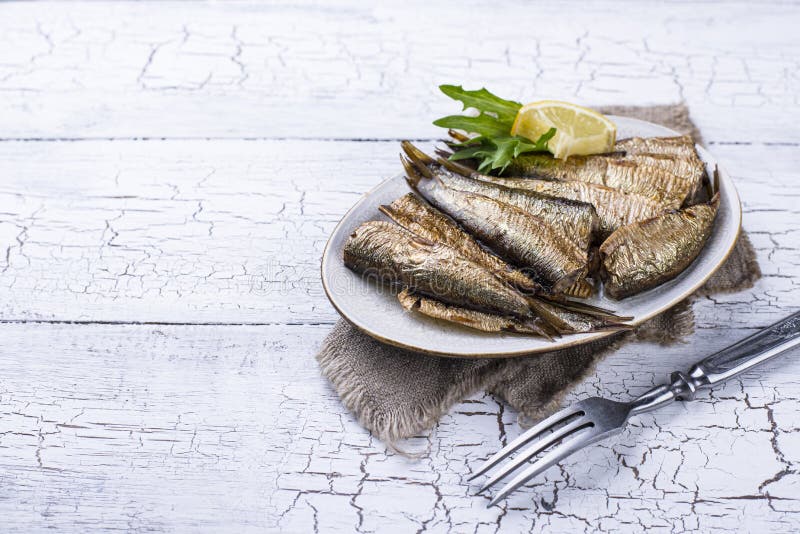 Gerookte Sprot in Blik in De Olie Stock Afbeelding - Image of sprot ...