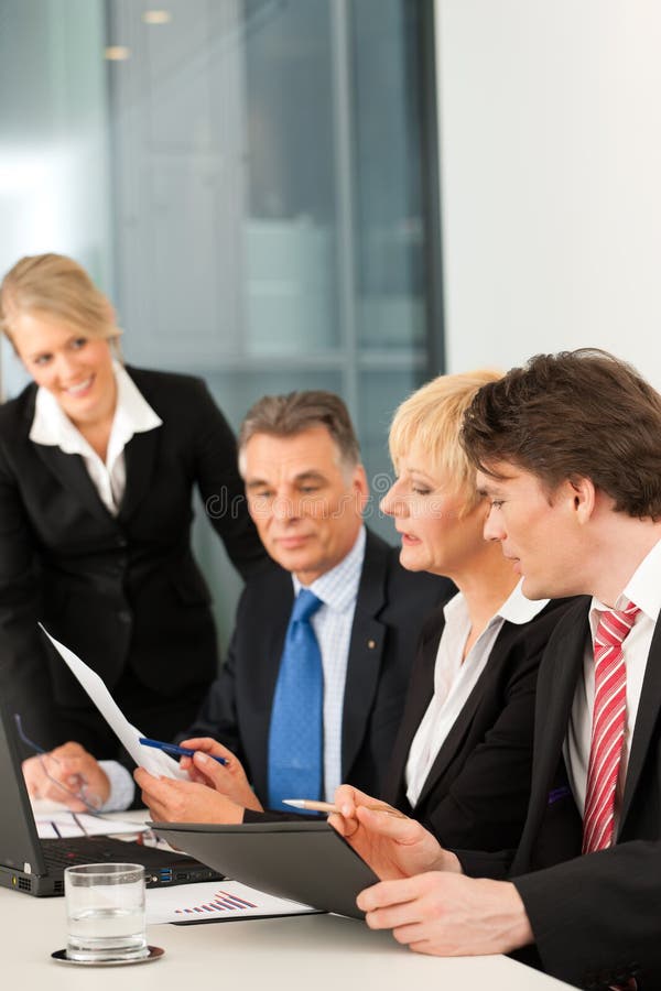 Diskussion stockbild. Bild von planung, erwachsener, kaukasisch - 5295139