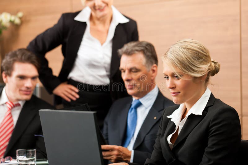 158 Teamsitzung Fotos - Kostenlose und Royalty-Free Stock-Fotos von ...