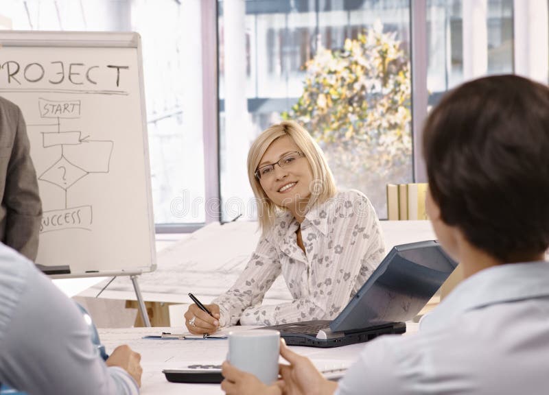 158 Teamsitzung Fotos - Kostenlose und Royalty-Free Stock-Fotos von ...