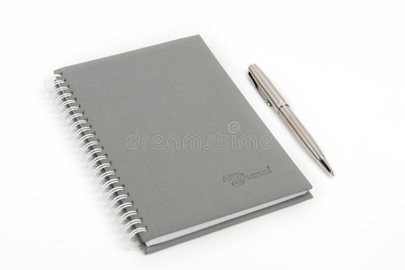 Geschlossenes Notizbuch Mit Stift Stockfoto - Bild von tagebuch, lernen ...