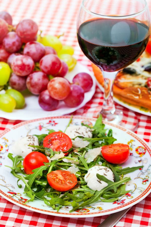 Italienische Abendessen-Bestandteile Stockfoto - Bild von italienisch ...