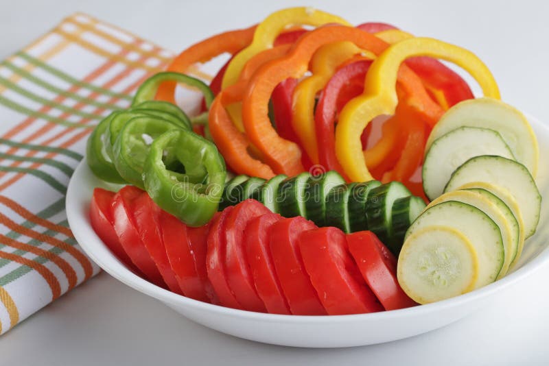 Gesneden Groenten Op Lijst, Litouwen Stock Foto - Afbeelding bestaande ...