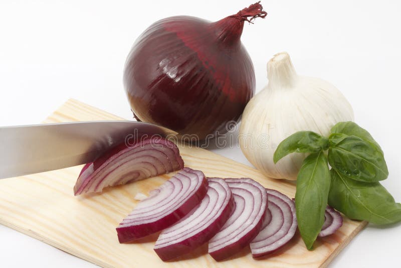 Gesneden rode ui stock foto. Image of ingrediënten, besnoeiing - 17058558