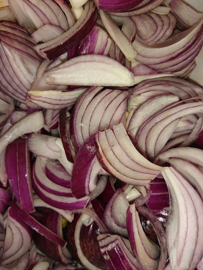 Gesneden Rode Uien stock foto. Afbeelding bestaande uit ringen - 2940436