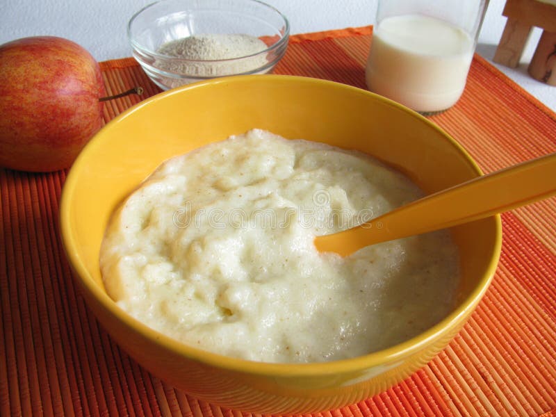 Gespeld Griesmeel Voor Baby Stock Afbeelding - Image of zelf, kinderen ...
