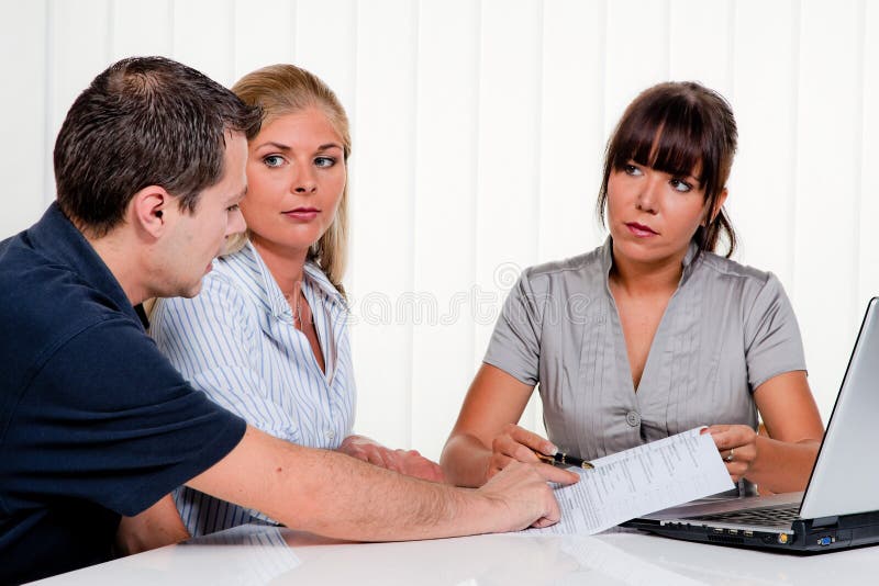 Gesprek met het raadplegen stock afbeelding. Image of collega - 9893013