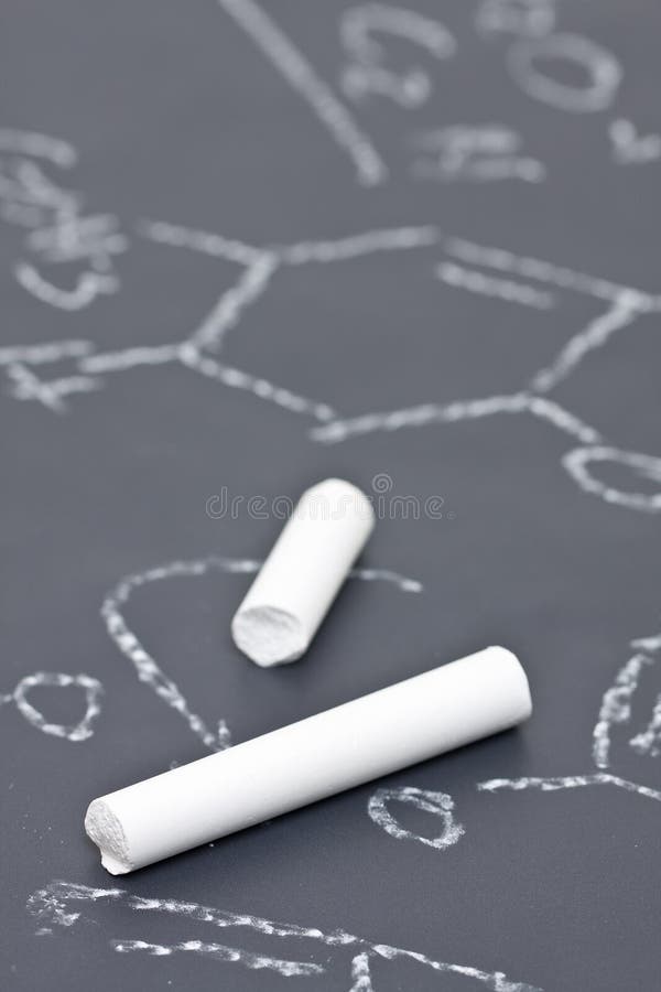 Gesso Sulla Lavagna Con La Formula Chimica Fotografia Stock - Immagine ...