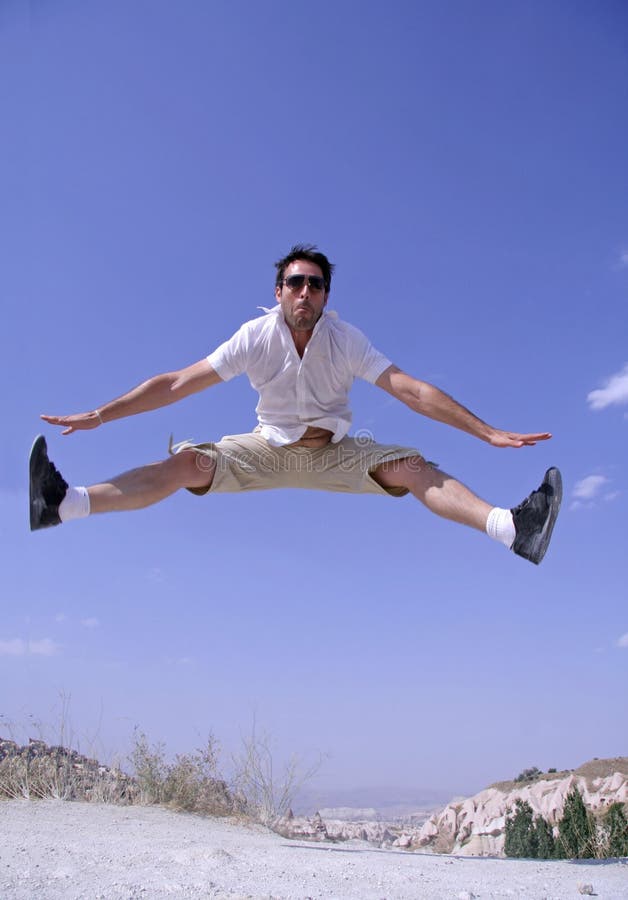 Hoch springen stockfoto. Bild von glieder, kaukasisch - 2569598
