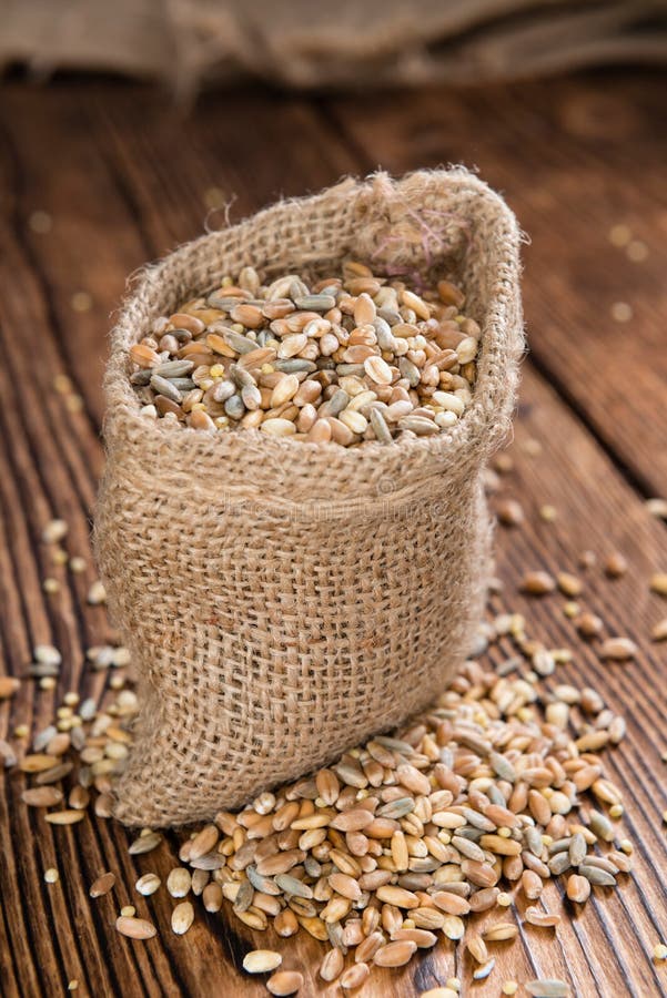 Getreide (Weizen, Roggen, Gerste, Hafer Und Hirse) Stockfoto - Bild von ...