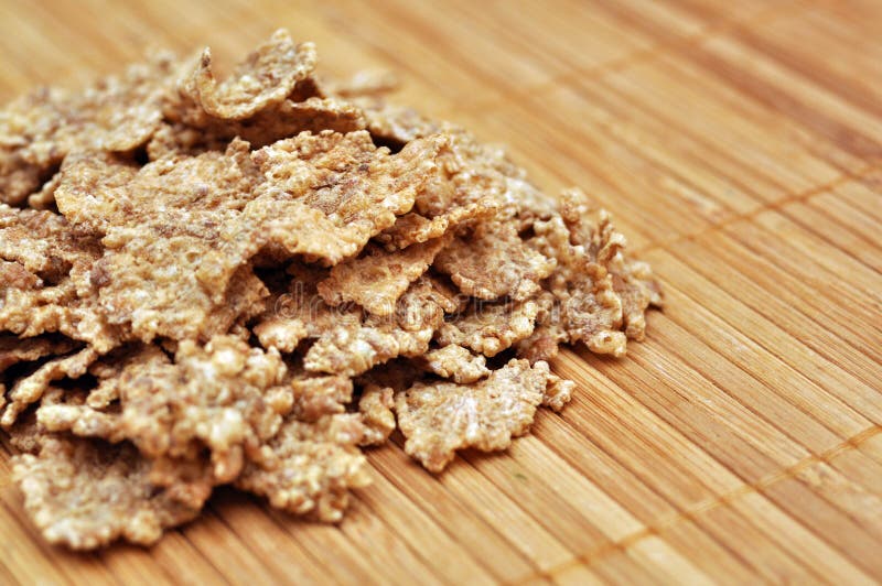 Getreideflocken stockfoto. Bild von nahrung, korn, müsli - 10876880