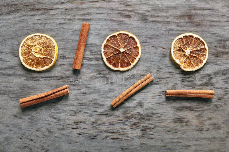 Getrocknete Orange Mit Zimt Stockbild - Bild von weihnachten ...