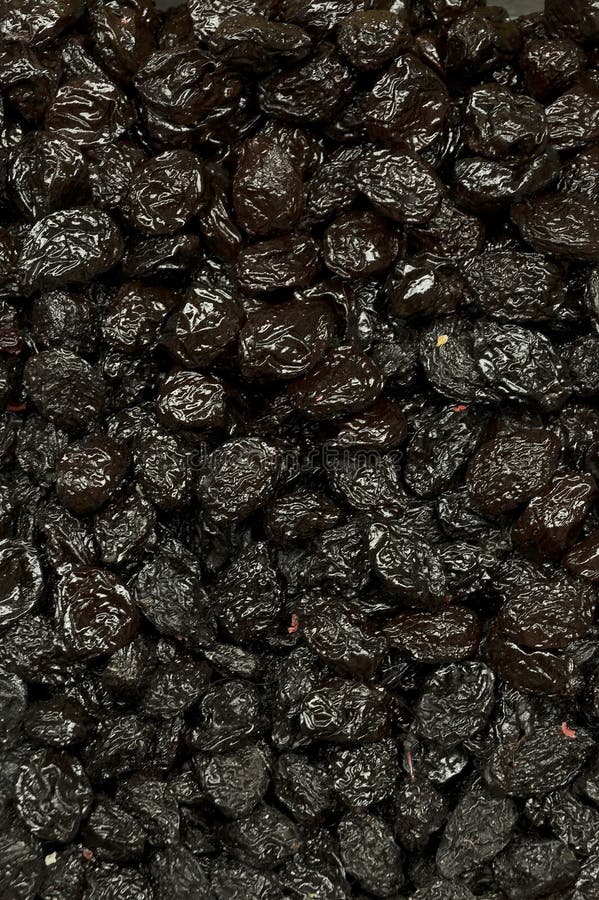 Getrocknete Pflaumen stockbild. Bild von getrocknet, vollständig - 15816449
