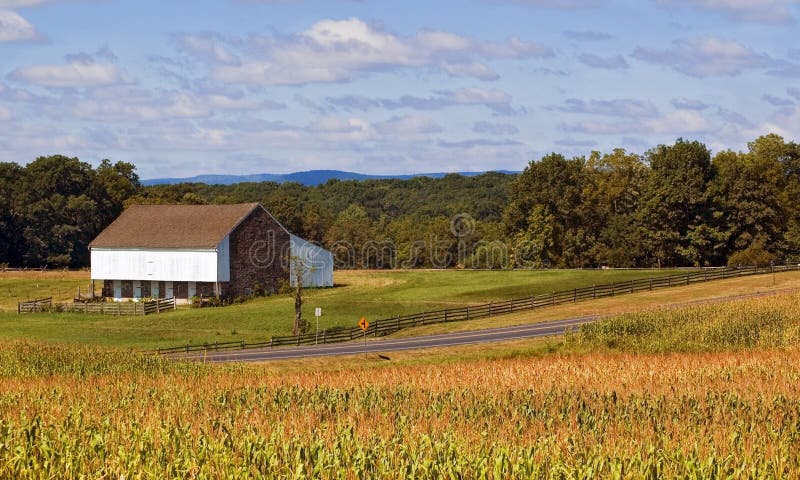 Gettysburg Pennsylvania Barn and Corn Fields Stock Image - Image of ...