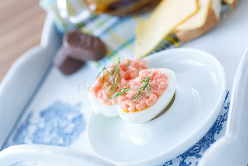 Gevulde eieren stock foto. Image of voedsel, room, koken - 37484704