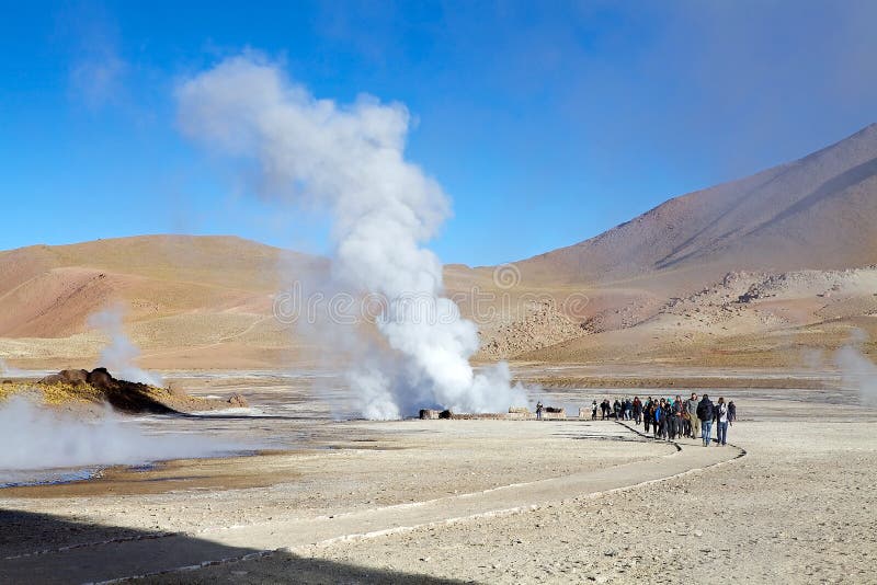 Geysire EL Tatio, Chile redaktionelles stockfotografie. Bild von ...